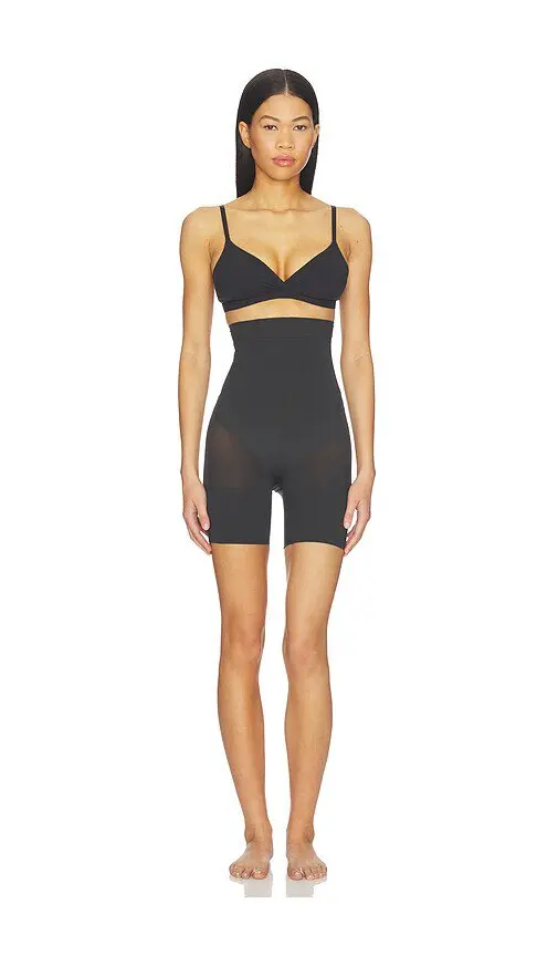SKIMS Sheer Seamless Mid Thigh Short In Black - Onyx
