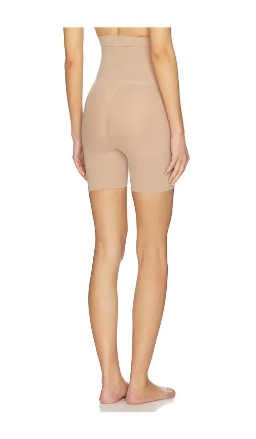SKIMS Sheer Seamless Mid Thigh Short In Taupe - Sienna