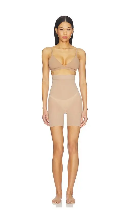 SKIMS Sheer Seamless Mid Thigh Short In Taupe - Sienna