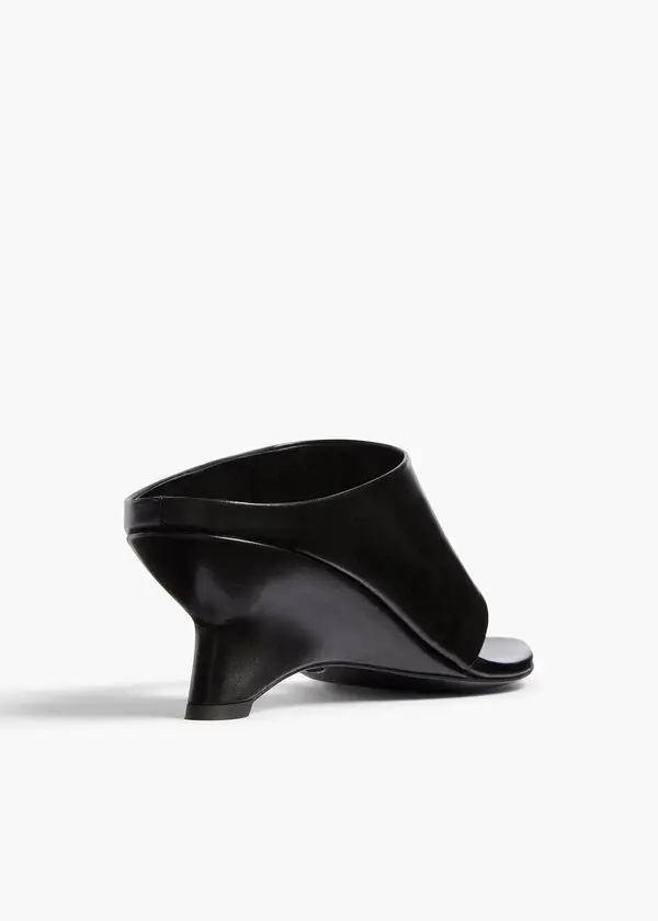 Khaite Marlow Mule In Glazed Leather - Black