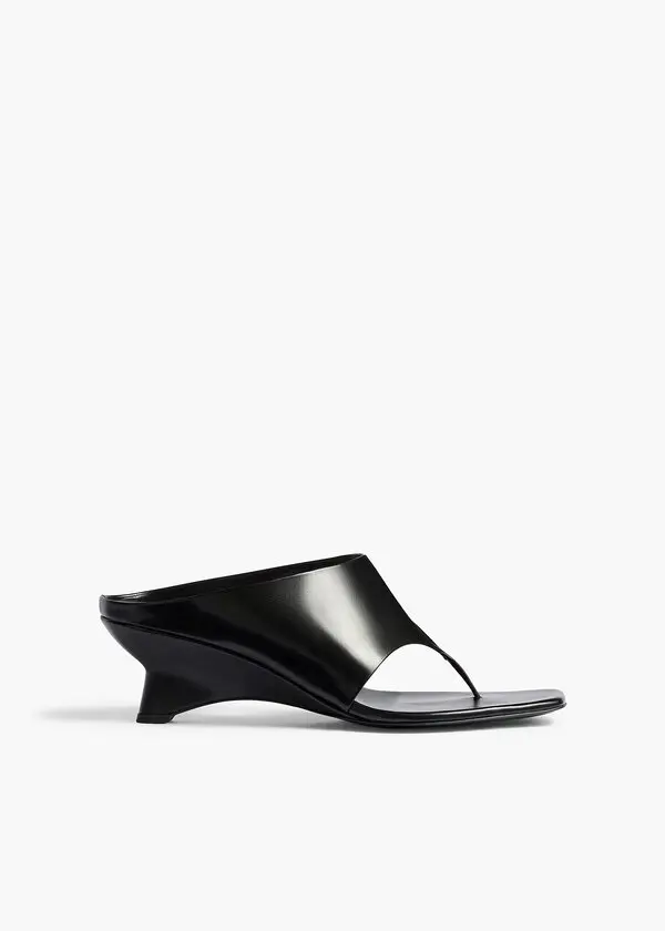 Khaite Marlow Mule In Glazed Leather - Black