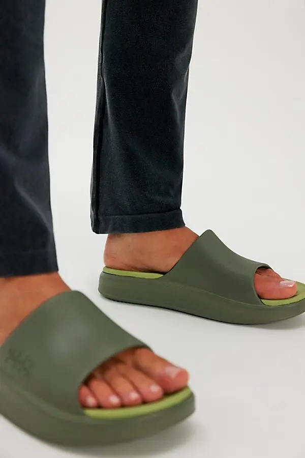 P448 Riviera Slide Sandals And Zip Cooler - Green