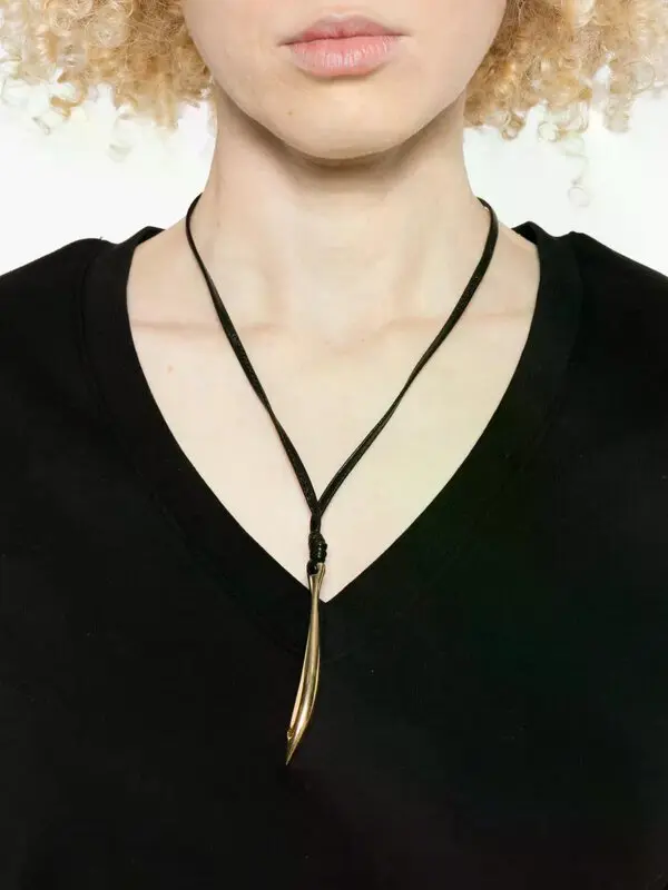 MAISON123 Dana V-neck T-shirt