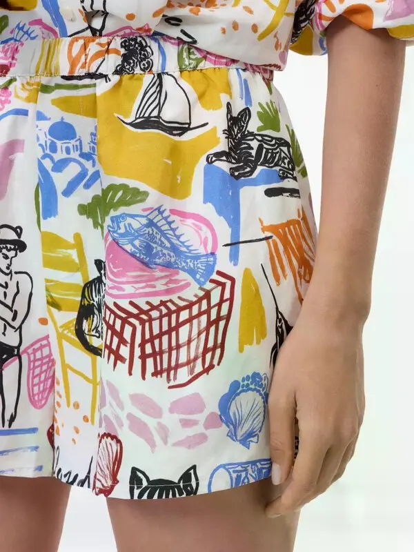 Closed Printed Shorts - White