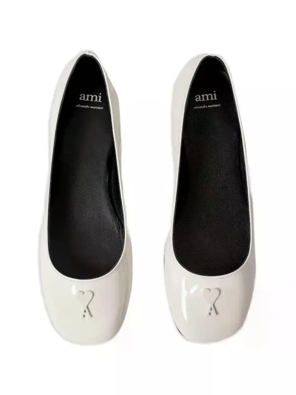 AMI Paris Leather Ballet Flats