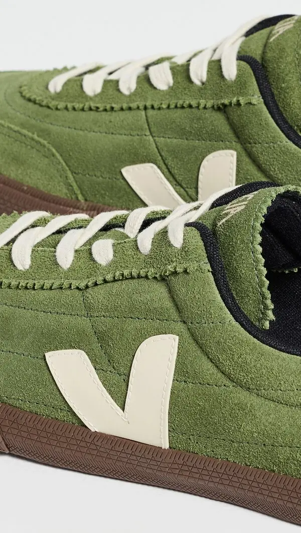 VEJA Panenka Suede Sneakers - Militar/pierre/bark