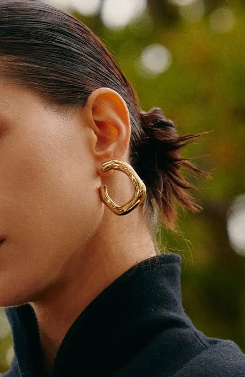 RETRO CHIC Root Hoop Earrings - Gold