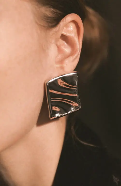 RETRO CHIC Wave Earrings