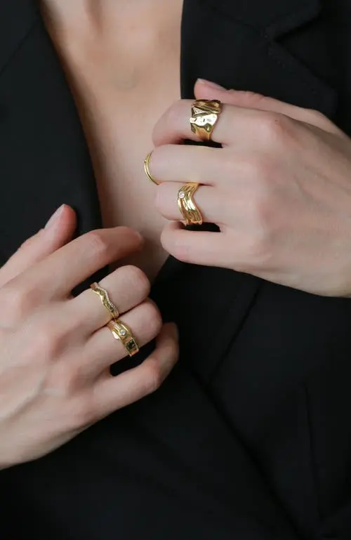 RETRO CHIC Snowing Adjustable Ring