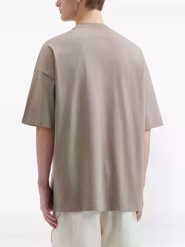 FIVE CM Necklace Round-neck T-shirt - Neutrals