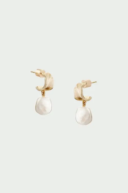 TUTTI Textured Hoop Freshwater Pearl Drop Earrings - Gold