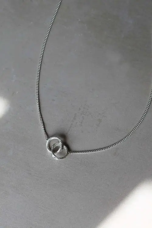 TUTTI Coast Necklace With Interlocking Pendant - Silver