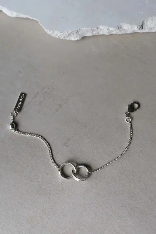 TUTTI Coast Bracelet With Interlocking Pendants - Silver