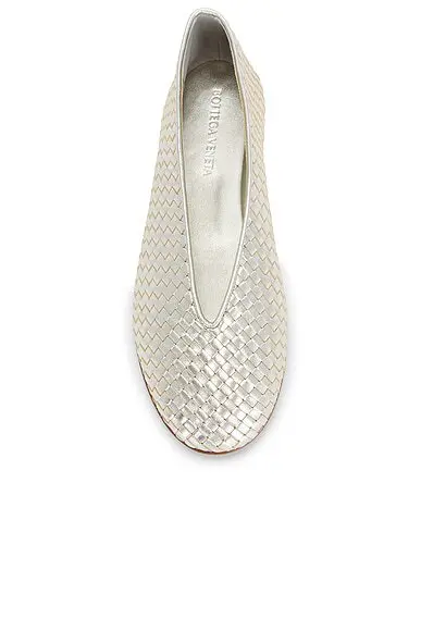 Bottega Veneta Rosa Ballet Flat In Metallic Silver - Platinum
