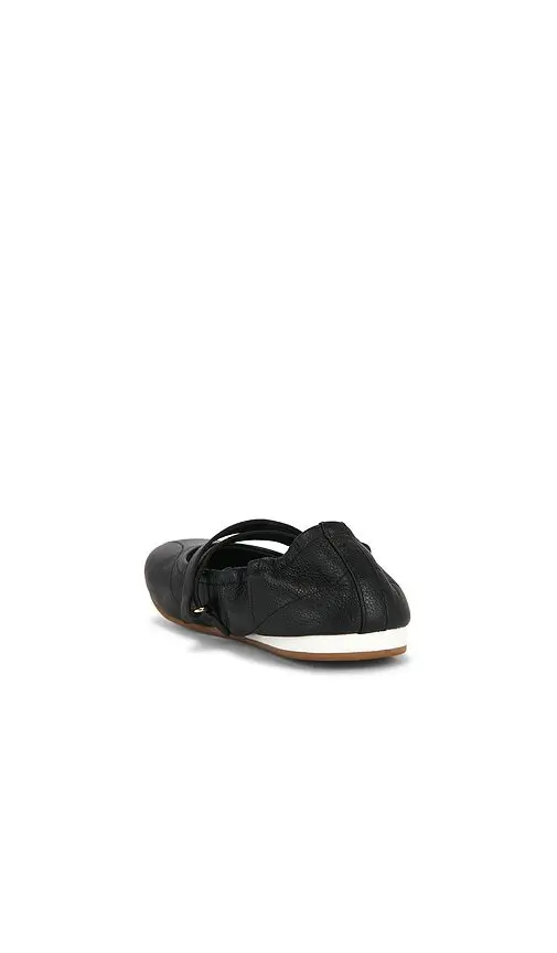 FAVORITE DAUGHTER Emilia Flat - Black