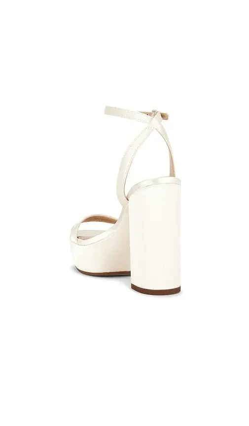 FAVORITE DAUGHTER Ruby Sandal - Ivory
