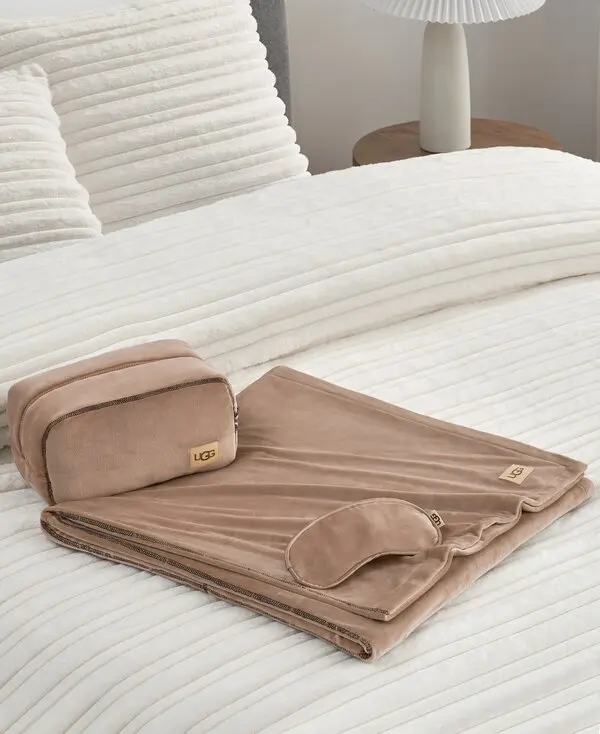 UGG Raegan 3-pc. Throw - Chestnut