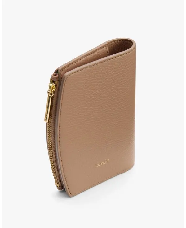 Cuyana Passport Wallet - Cappuccino