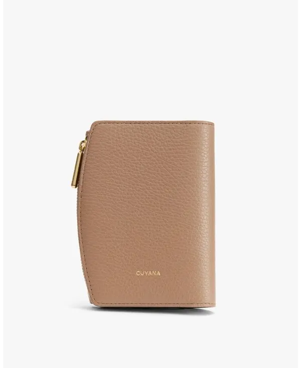 Cuyana Passport Wallet - Cappuccino