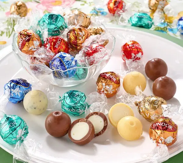 LINDT Sh3/23 100pc Spring Lindor Truffles In Bags - One-color