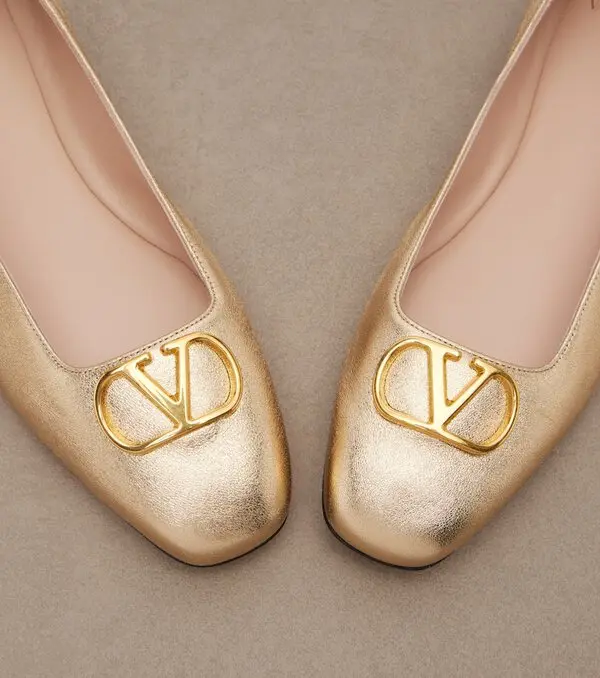 Valentino Garavani Vlogo Metallic Leather Ballet Flats - Gold