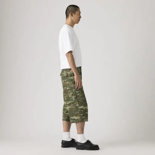 LEVI'S 478 Baggy Capri Utility 18" Shorts - Abstract Lizard Camo