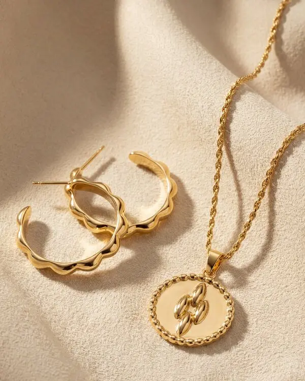 SOPHIE BLAKE Marta Medallion Pendant Necklace - Gold