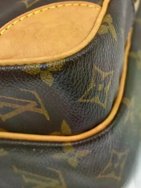 LOUIS VUITTON 2004 Amazon Monogram Crossbody Bag