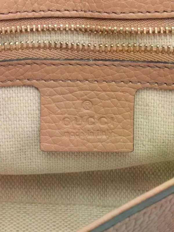 Gucci 2016-2025 Medium Leather Soho Chain Flap Crossbody Bag - Pink