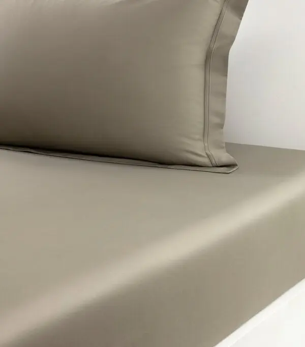 YVES DELORME Triomphe Kaki Super King Fitted Sheet - Green