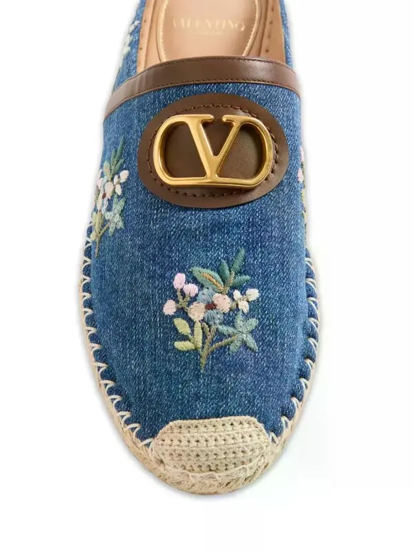 Valentino Garavani Vlogo Signature Denim Mules With Floral Embroidery - Blue