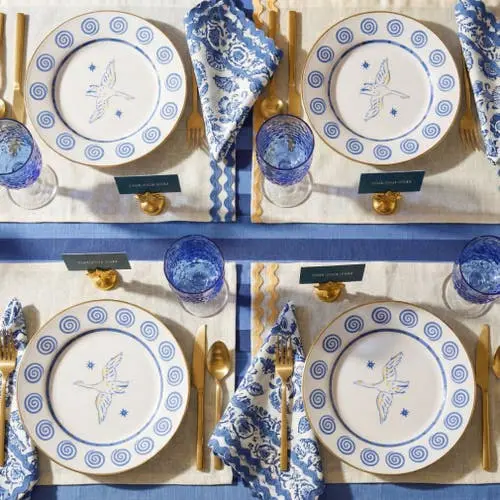 ZSA ZSA ZSU Agra Bird Patterned Round Metal Decorative Tray Set Of 4