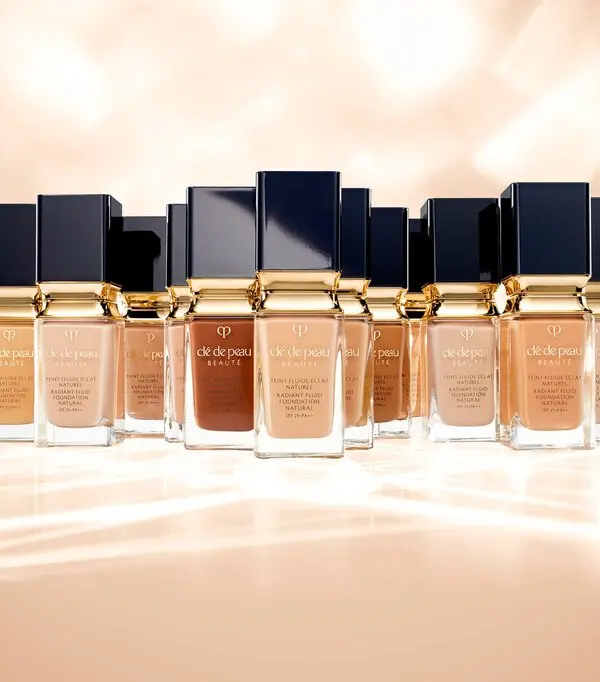 CLE DE PEAU BEAUTE Radiant Fluid Foundation Natural