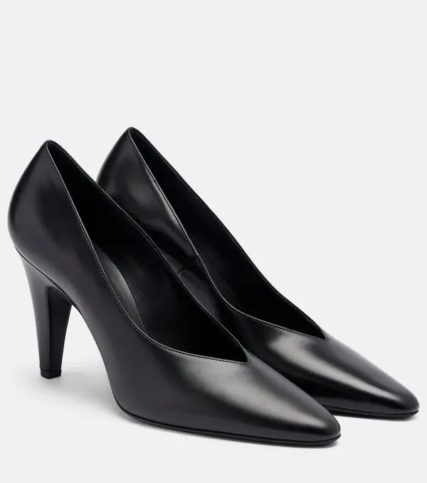 Alaïa Leather Pointed Toe Pumps - Black