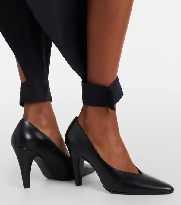Alaïa Leather Pointed Toe Pumps - Black