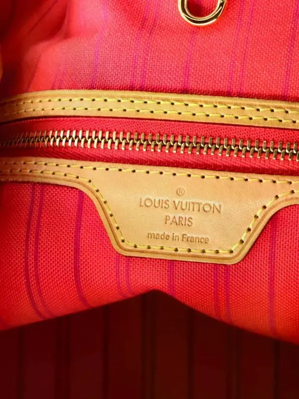 LOUIS VUITTON Delightful Nm Damier Mm Hobo Bag - White