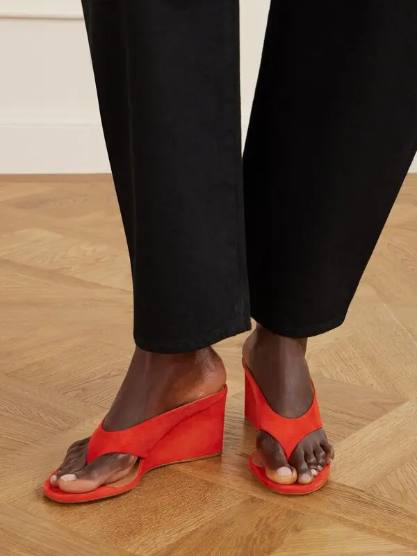 Alaïa Tong 75 Suede Wedge Sandals - Orange