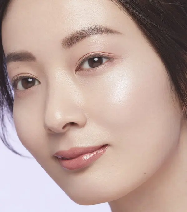 CLE DE PEAU BEAUTE The Luminizing Face Enhancer