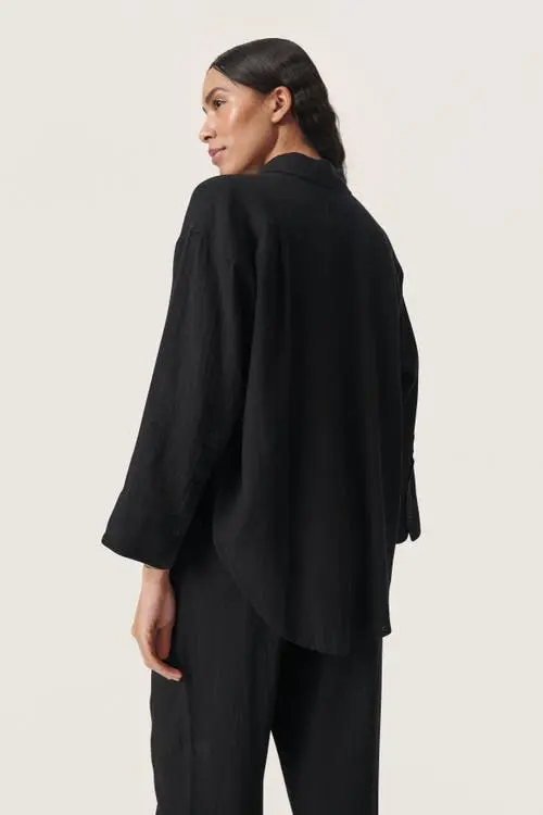 SOAKED IN LUXURY Belira Relaxed Fit Shirt - Black