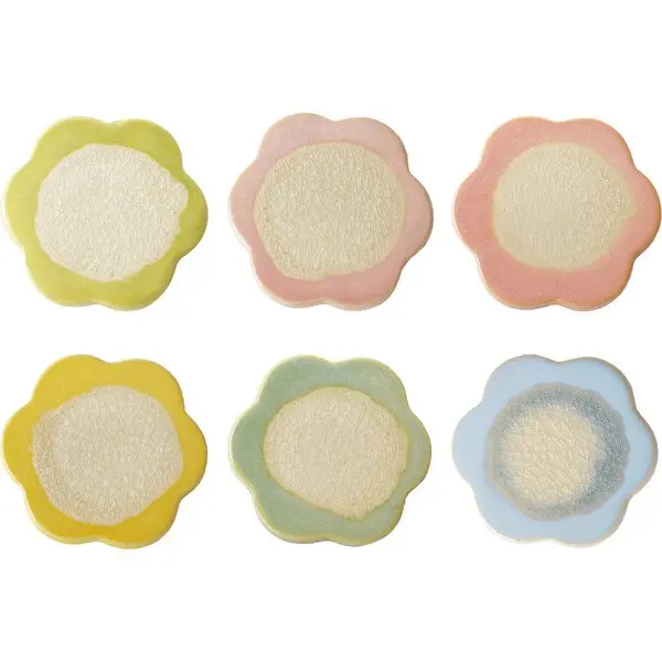 STORIED HOME 6-piece Flower Shaped Trivet - Cream