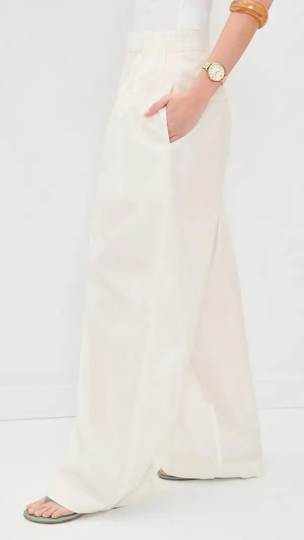 ST. AGNI Relaxed Pleat Trousers - Off White