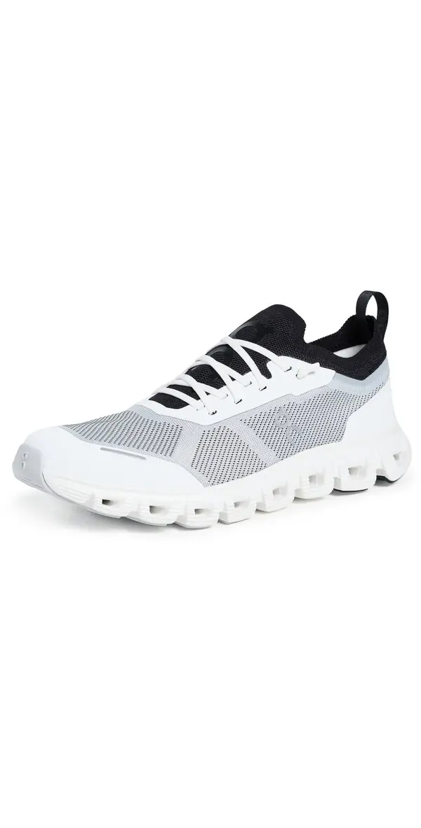 On Versa Sneakers - White/black