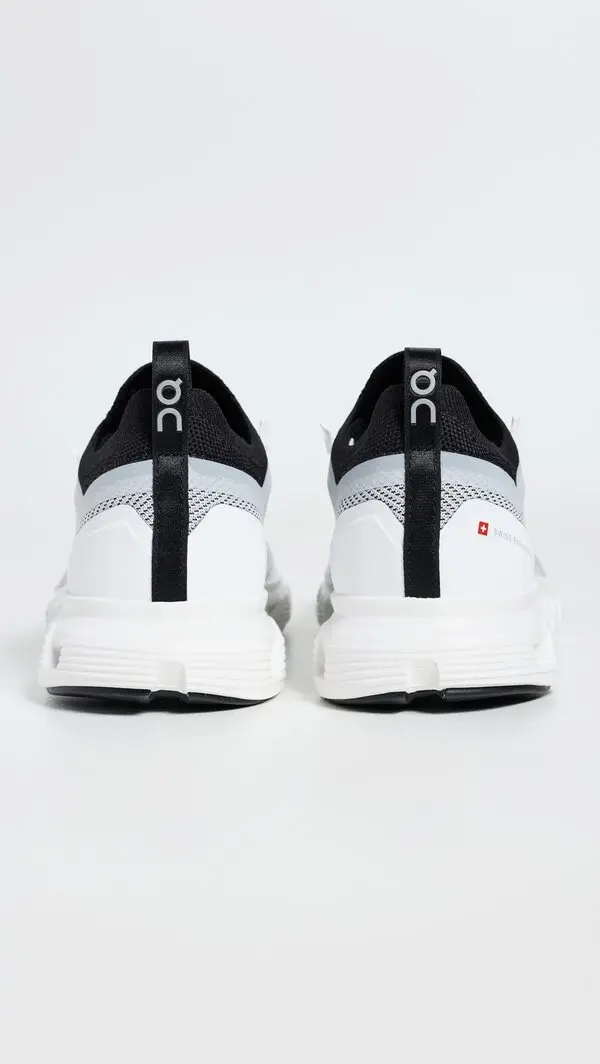 On Versa Sneakers - White/black