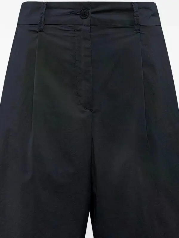 CAPE HORN Pleat Front Shorts