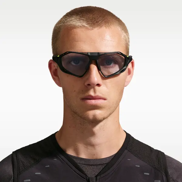 Nike Zeus Rise Photochromic Sunglasses - Black