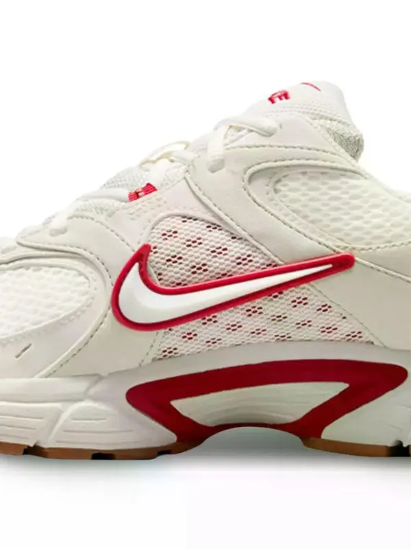 Nike V5 Rnr Sneakers