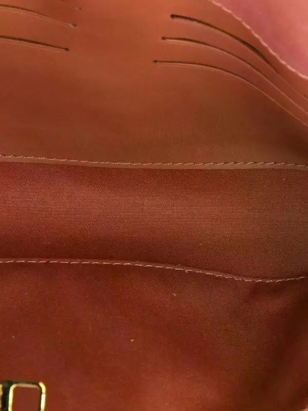 LOUIS VUITTON Louise Patent Mm Clutch Bag - Neutrals