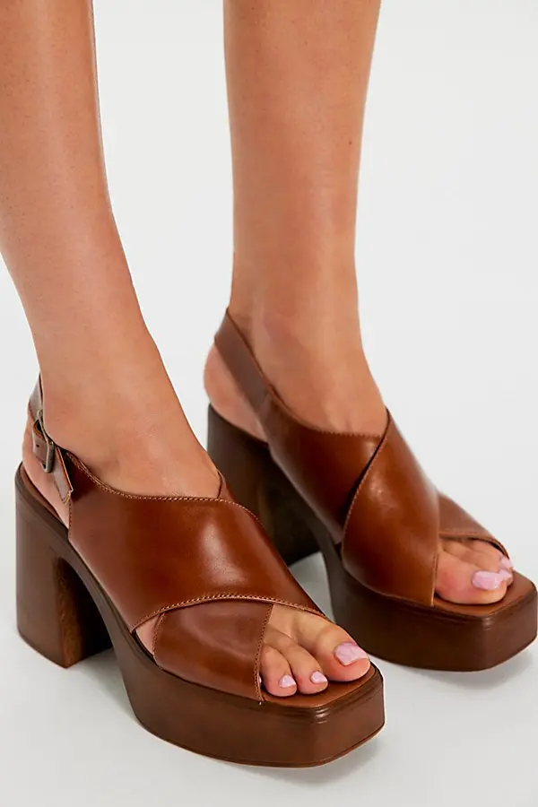 Free People Zoe Criss Cross Platform Sandals - Chestnut