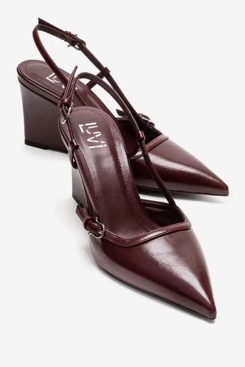 PROLOGUE SHOES Celia Pointed Toe Wedge Pump - Burgundy