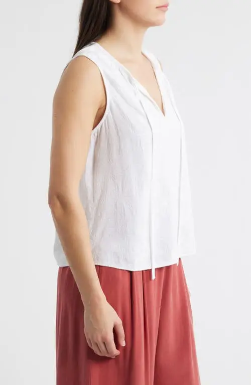 CLOTH & STONE Floral Embroidered Split Neck Tank - White